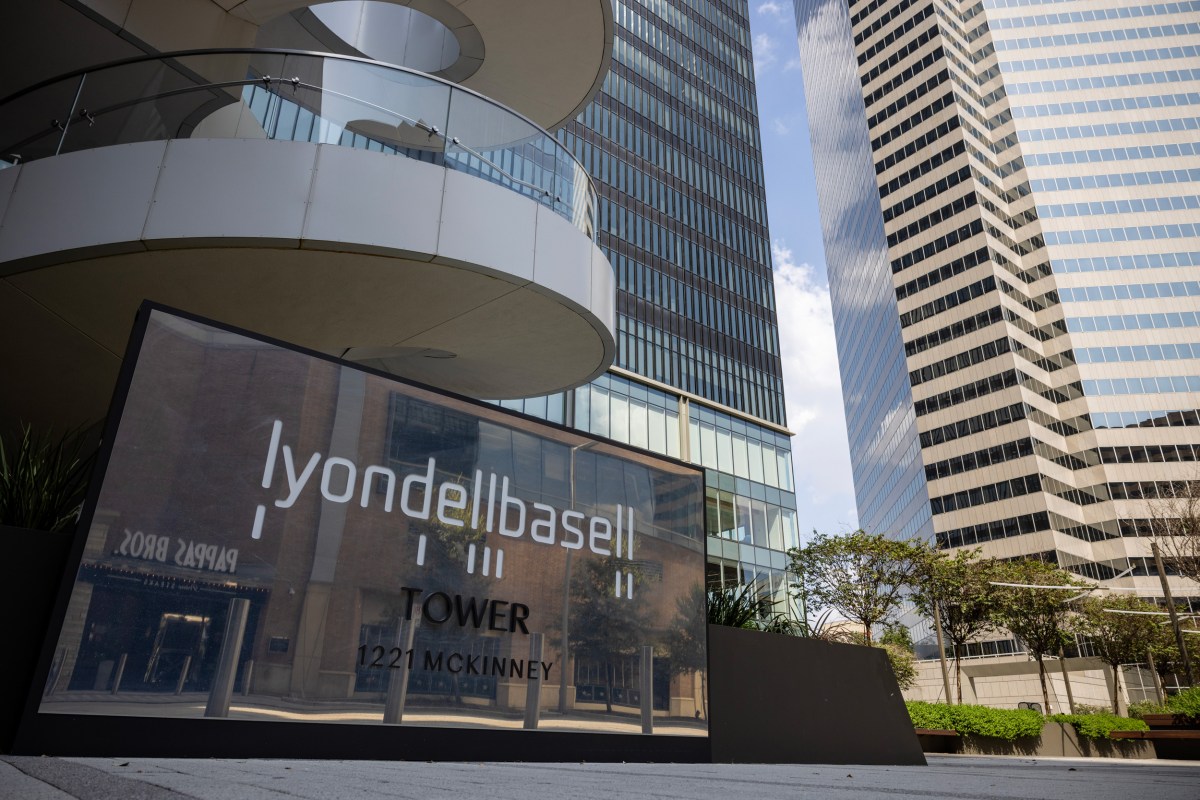 In a Small French Town Where Houston-Based LyondellBasell Is a Fixture ...