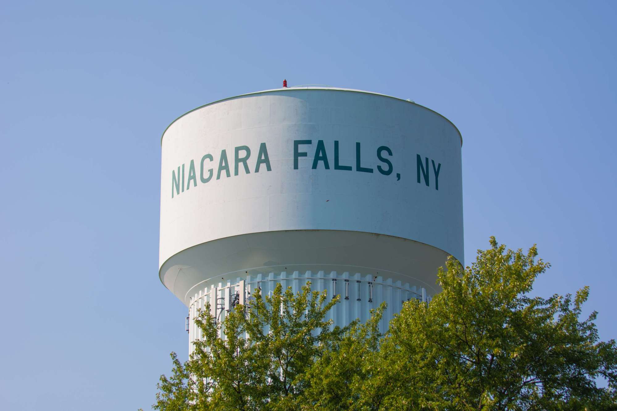 A Dangerous Chemical Is Fouling Niagara Falls’ Air. New York State Hasn ...